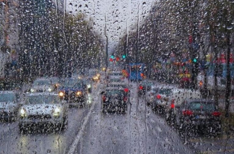 Karachi rain brings relief after intense heat